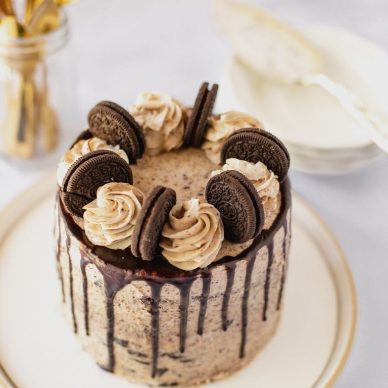 Oreo and Cream Cake – Sugar Baked